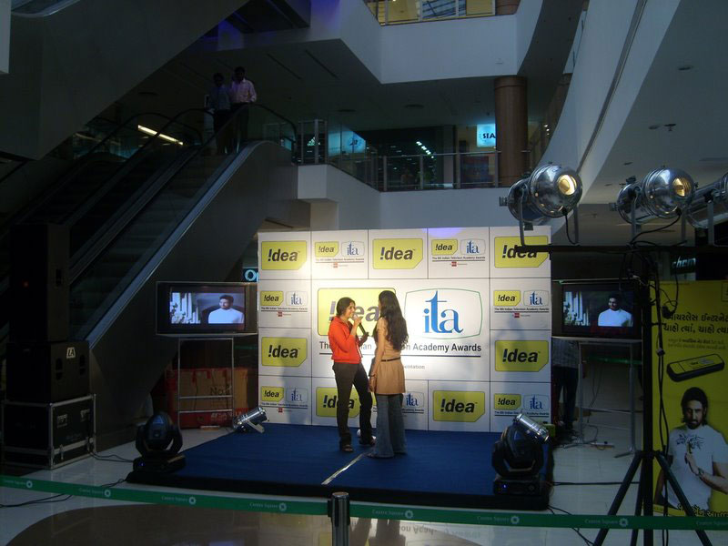 ABOUT – Multitrack stage craft